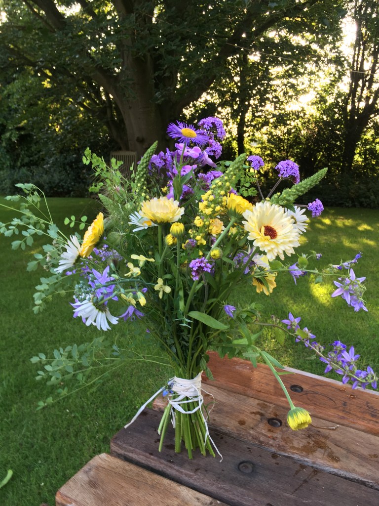 Online Hand Tie Posy Course with Georgie Newbery | Bramble Garden