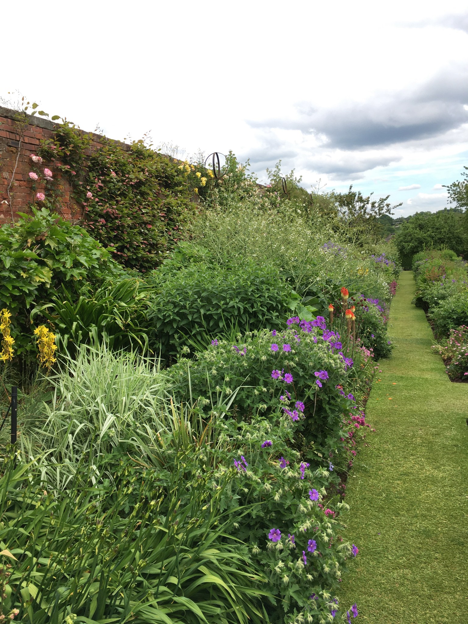 Visit to Goldstone Hall Hotel and Gardens – 7 June 2021 | Bramble Garden
